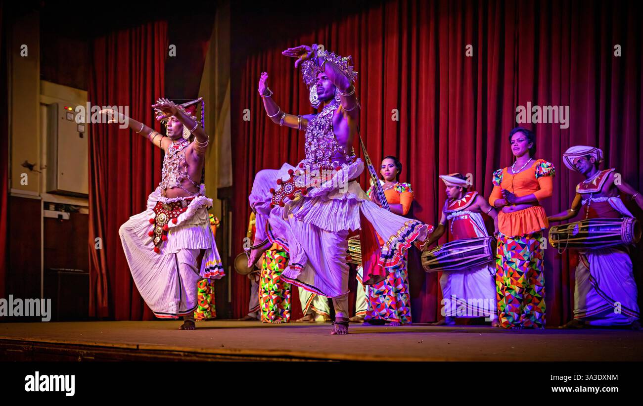 People at the ceremony of the Kandy Dance Stock Photo - Alamy