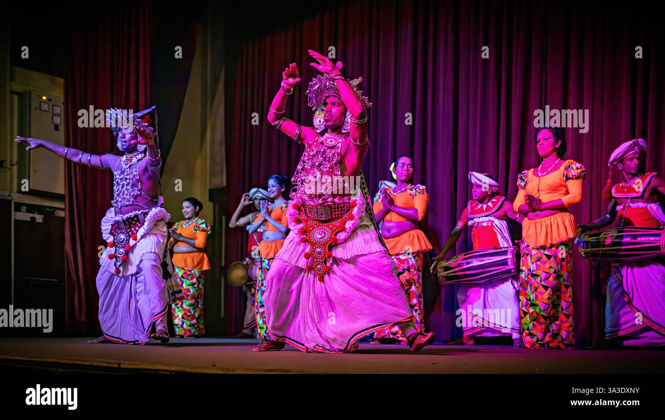 People at the ceremony of the Kandy Dance Stock Photo - Alamy