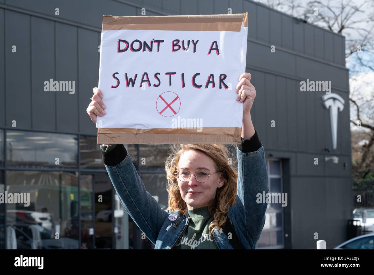 London, UK. 15 March, 2025. Opponents of Elon Musk, CEO of Tesla ...