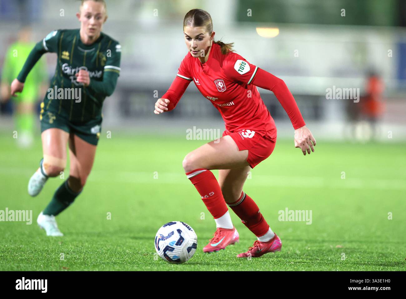 ENSCHEDE, NETHERLANDS - MARCH 15: Rose Ivens of FC Twente during the ...