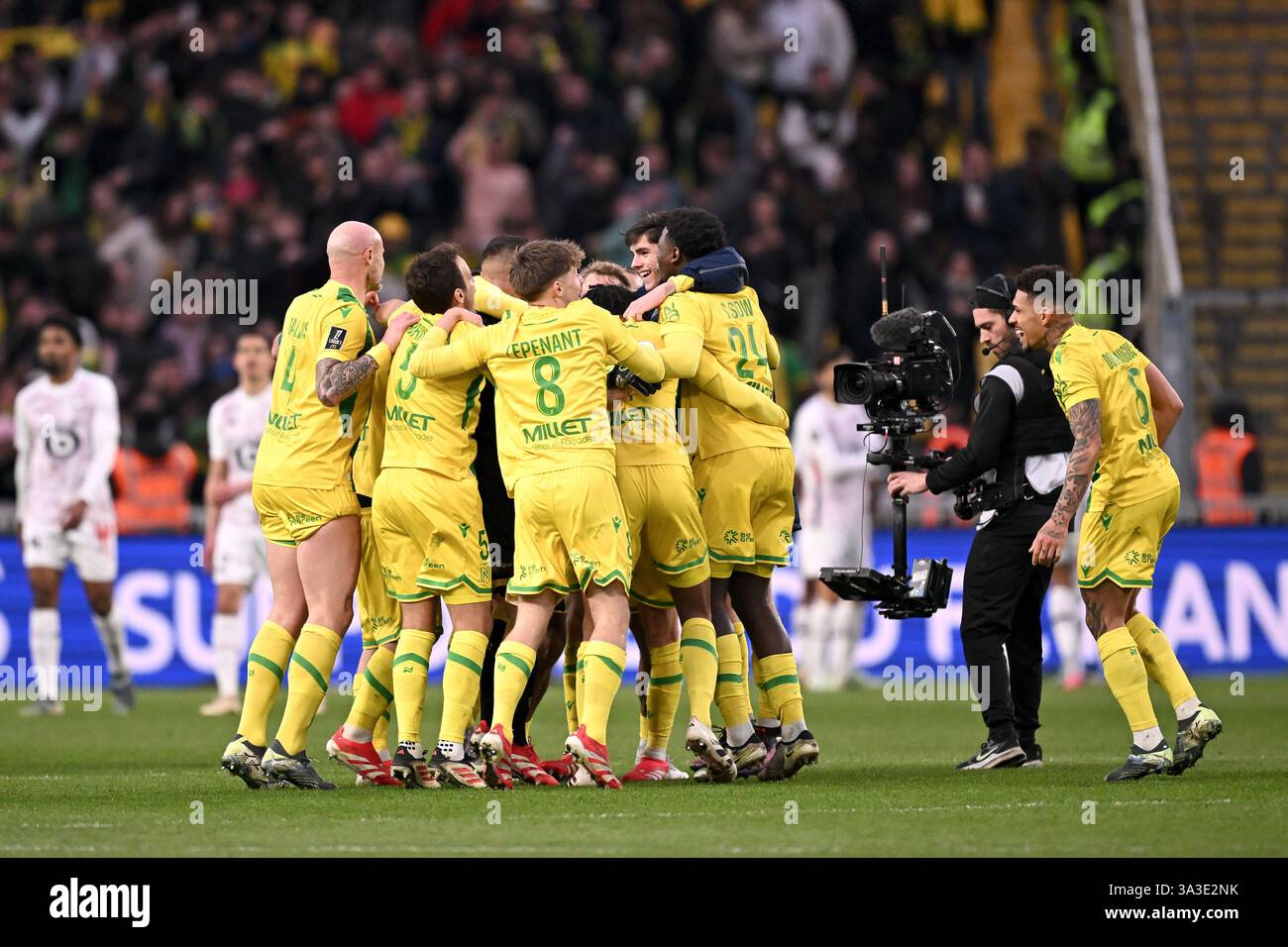 France. 15th Mar, 2025. 66 Louis LEROUX (fcn) - 06 DOUGLAS AUGUSTO (fcn ...