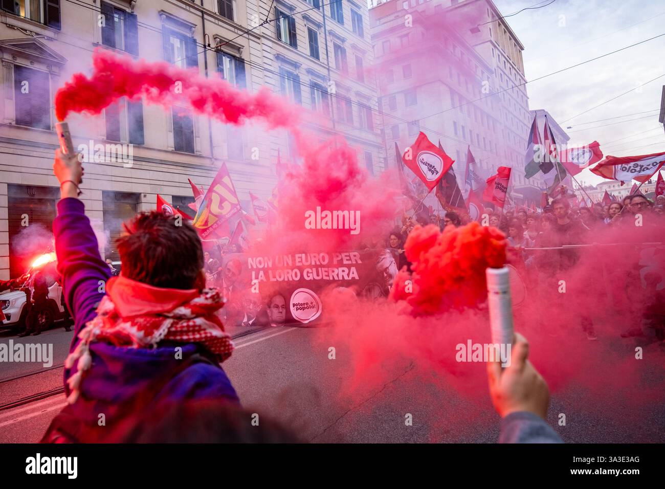 Rome, Rm, Italy. 15th Mar, 2025. Thousands take part in the march ...