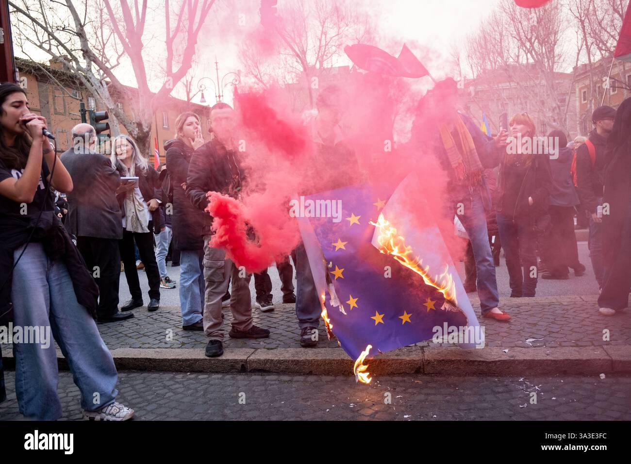 Rome, Rm, Italy. 15th Mar, 2025. Thousands take part in the march ...