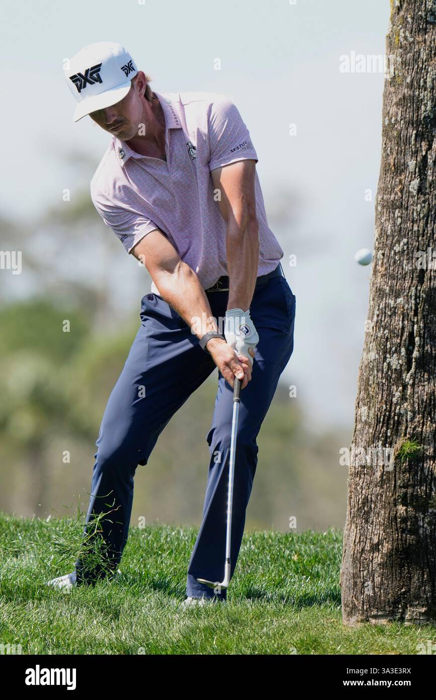 Jake Knapp chips onto the fifth green during the third round of The ...