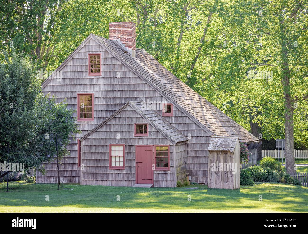 Village landscape house yard hi-res stock photography and images - Alamy