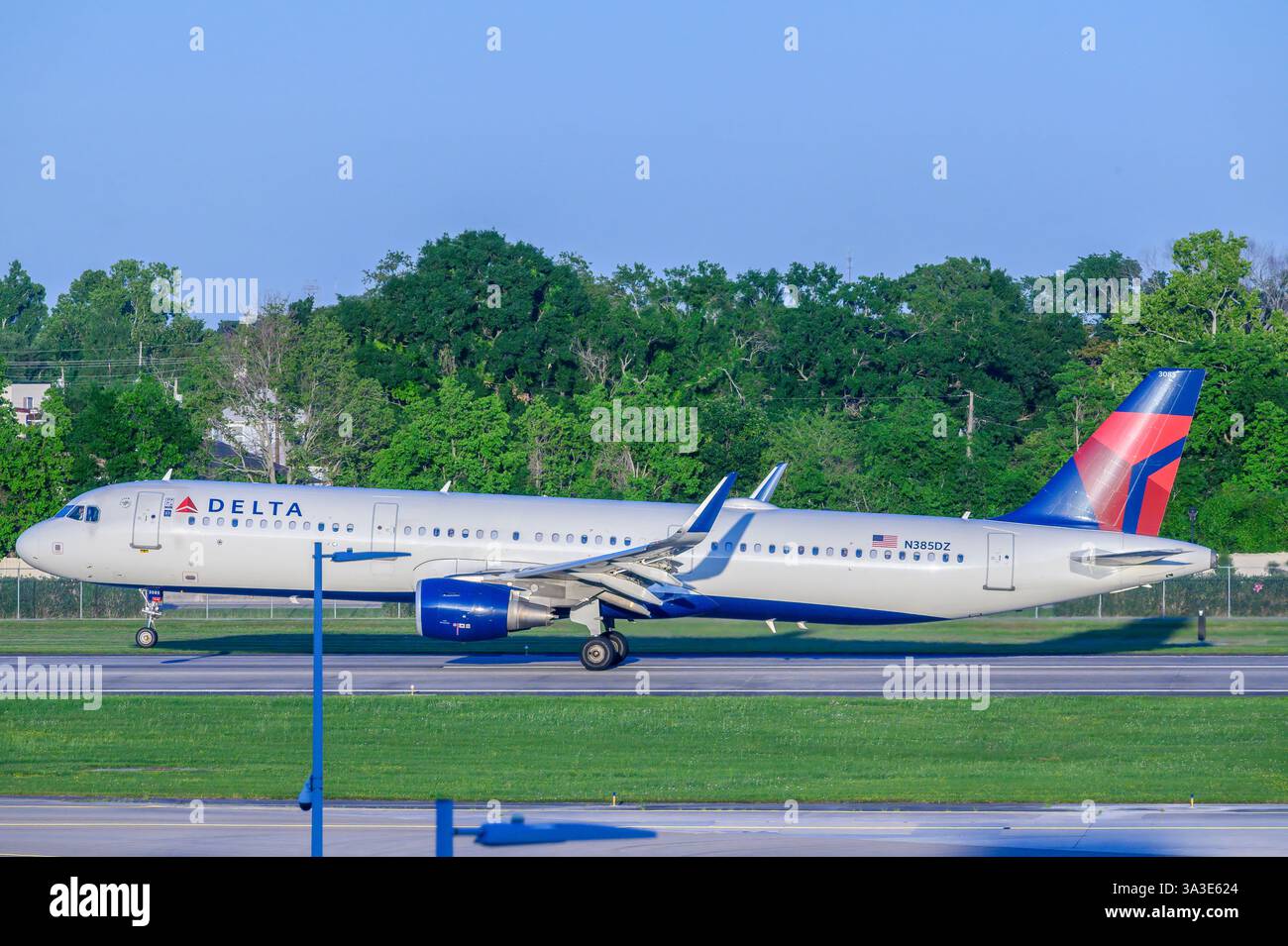 New Orleans, LA, USA - April 30, 2024: Full side view of Delta Airlines ...