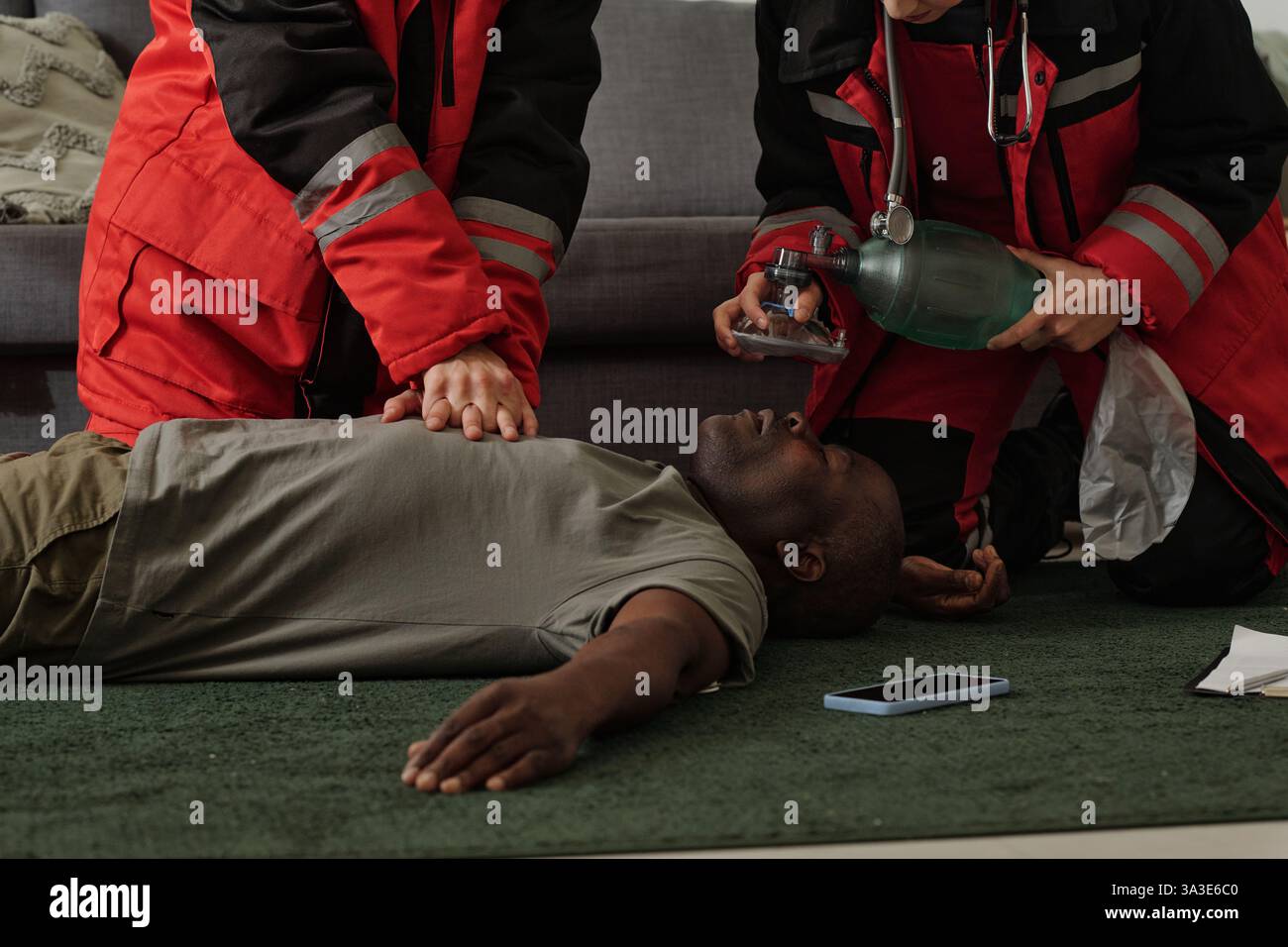 Paramedic in medical shows hi-res stock photography and images - Alamy