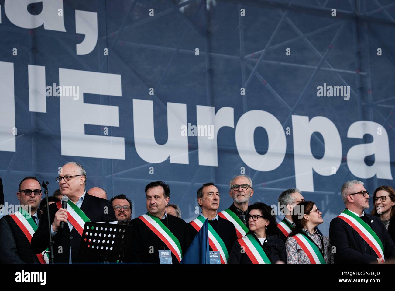 Rome, demonstration A Square For Europe , without political banners, to ...