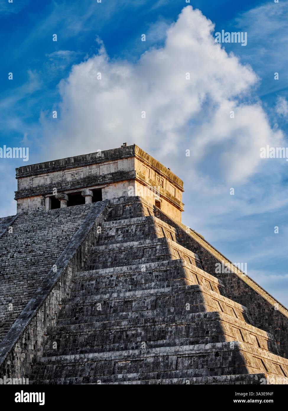 El Castillo or Temple of Kukulcan, Chichen Itza, Yucatan State, Mexico ...