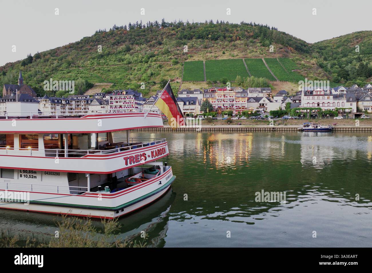 Treis karden river boat hi-res stock photography and images - Alamy