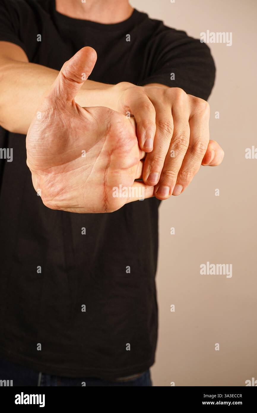 Hands extending outward hi-res stock photography and images - Alamy