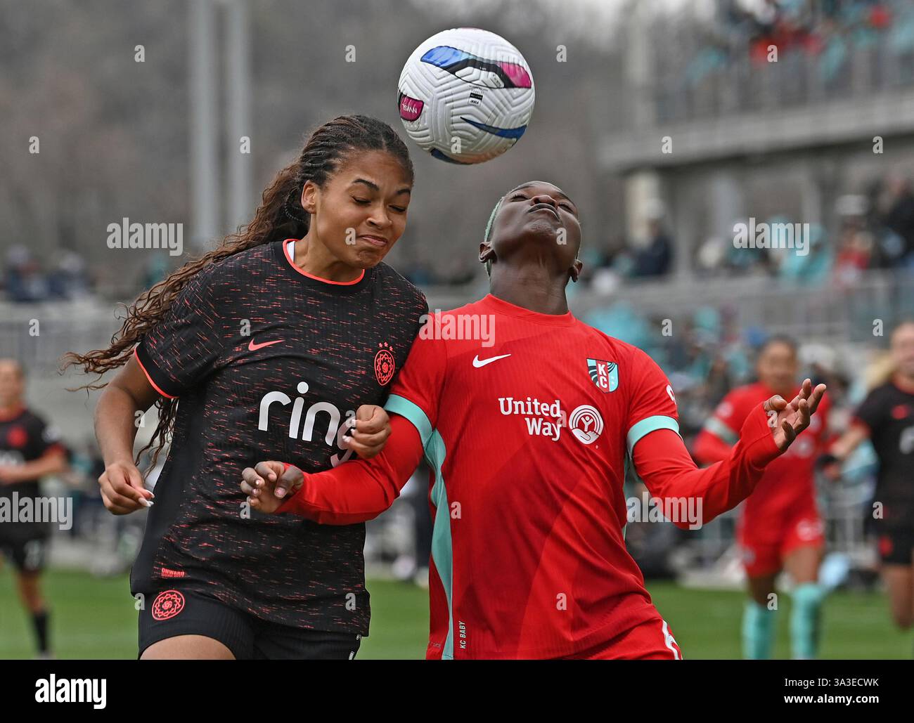 Portland Thorns FC defender Isabella Obaze (5) heads the ball against ...
