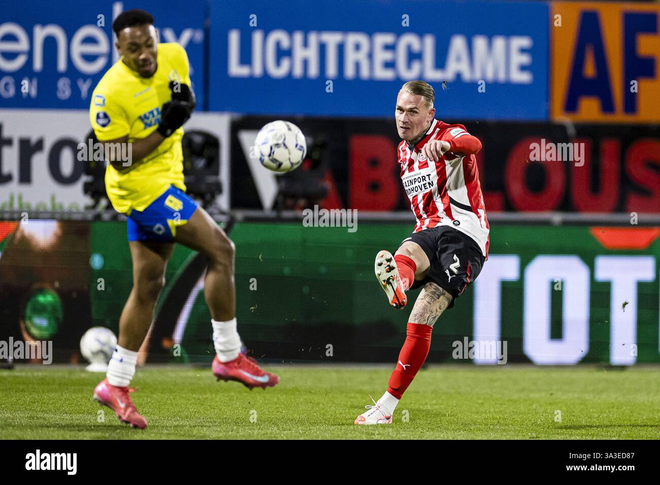 WAALWIJK, 15-03-2025. Mandemakers stadium. Dutch Eredivisie football ...