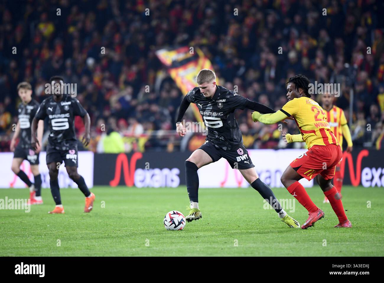 France. 15th Mar, 2025. 25 Jeremy AGBONIFO (rcl) - 17 Jordan JAMES ...