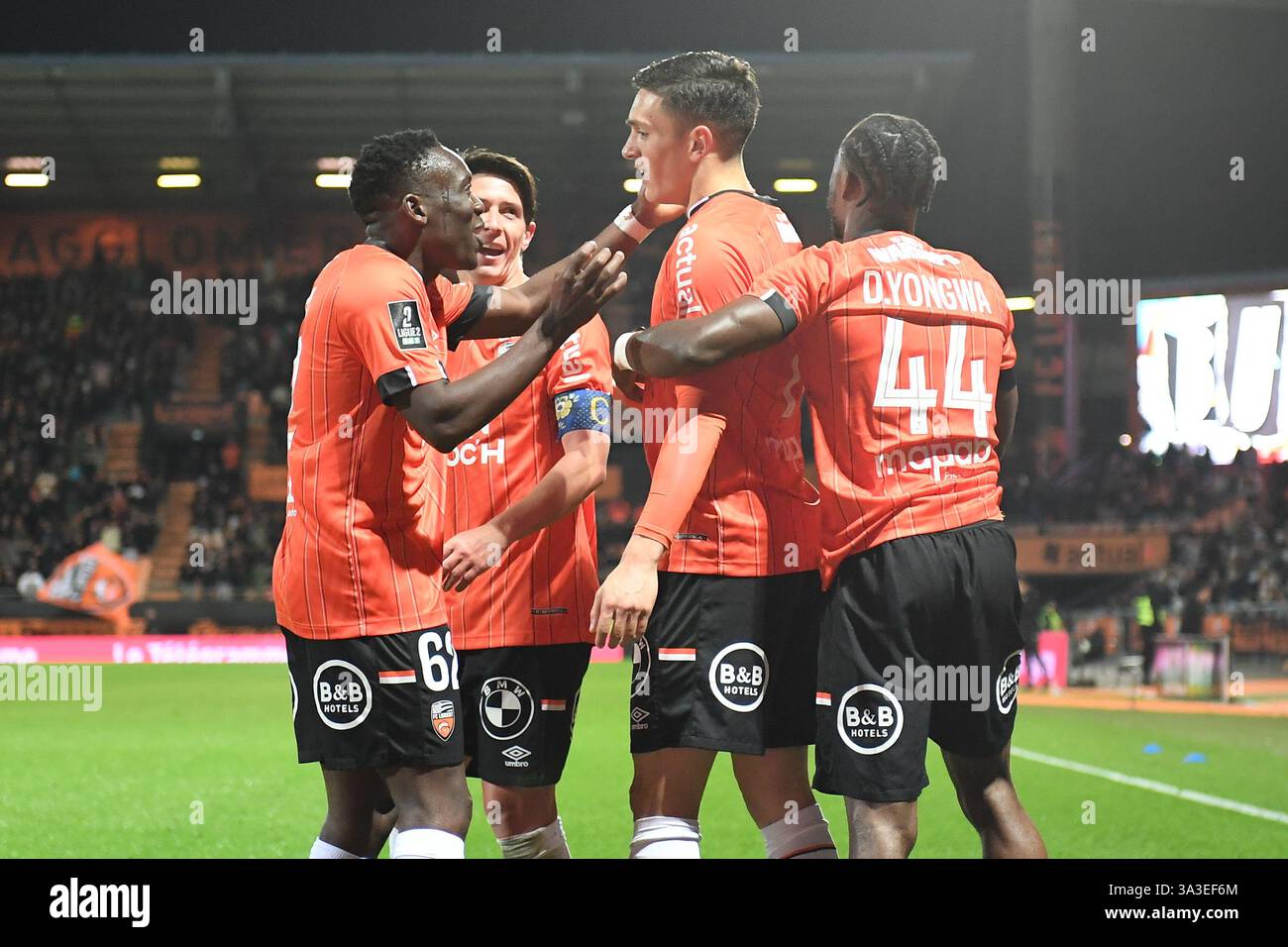 62 Arthur AVOM (fcl) - 77 Panos KATSERIS (fcl) during the Ligue 2 BKT ...