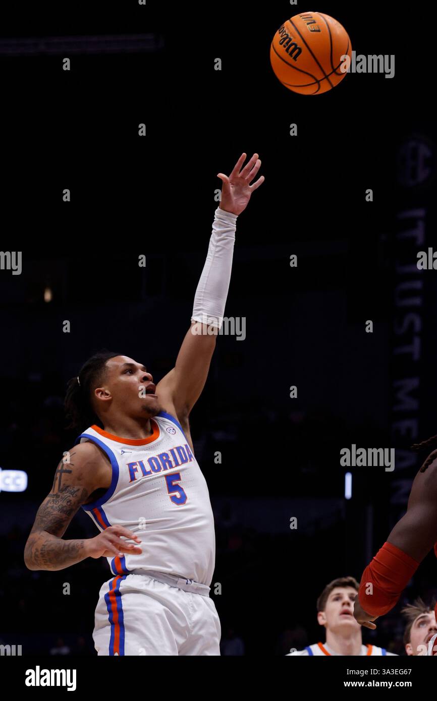 NASHVILLE, TN - MARCH 15: Florida Gators guard Will Richard (5) shoots ...