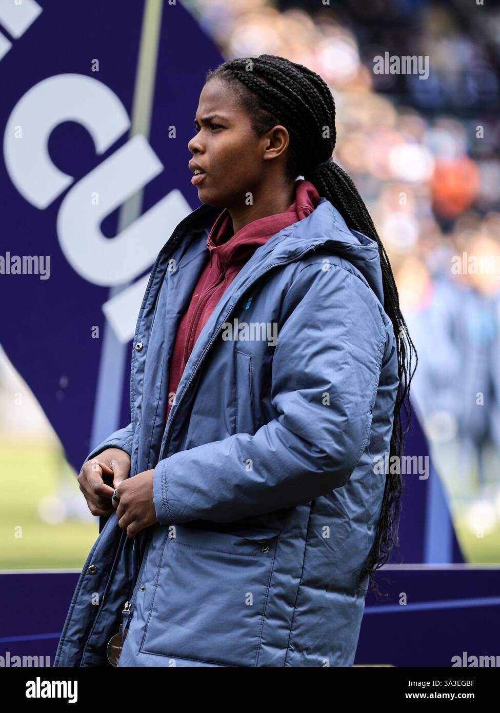 Derby, UK. 15th Mar, 2025. Khadija Bunny Shaw (21 Manchester City) with ...