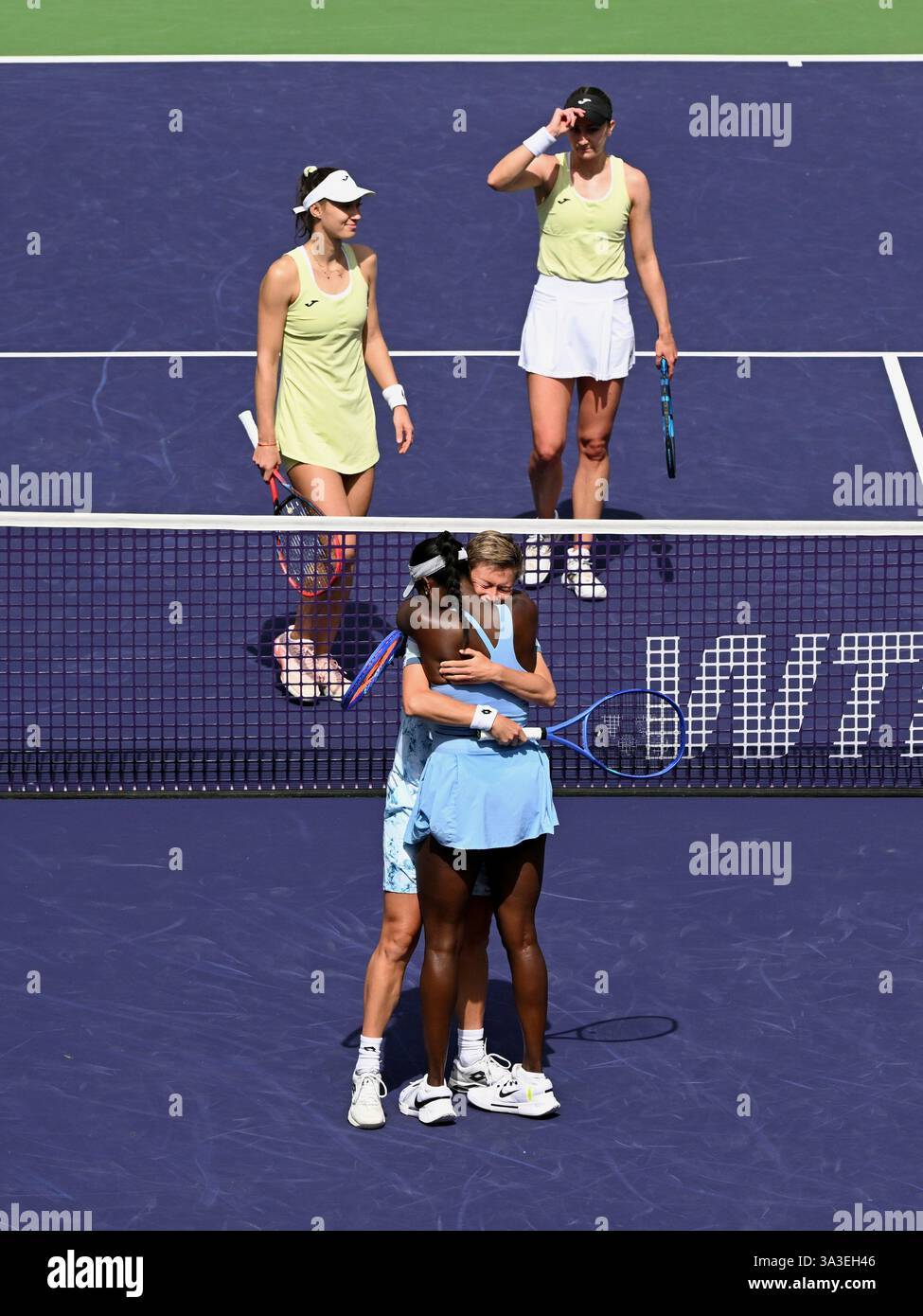 INDIAN WELLS, CA - MARCH 15: Demi Schuurs (NED) hugs her partner Asia ...