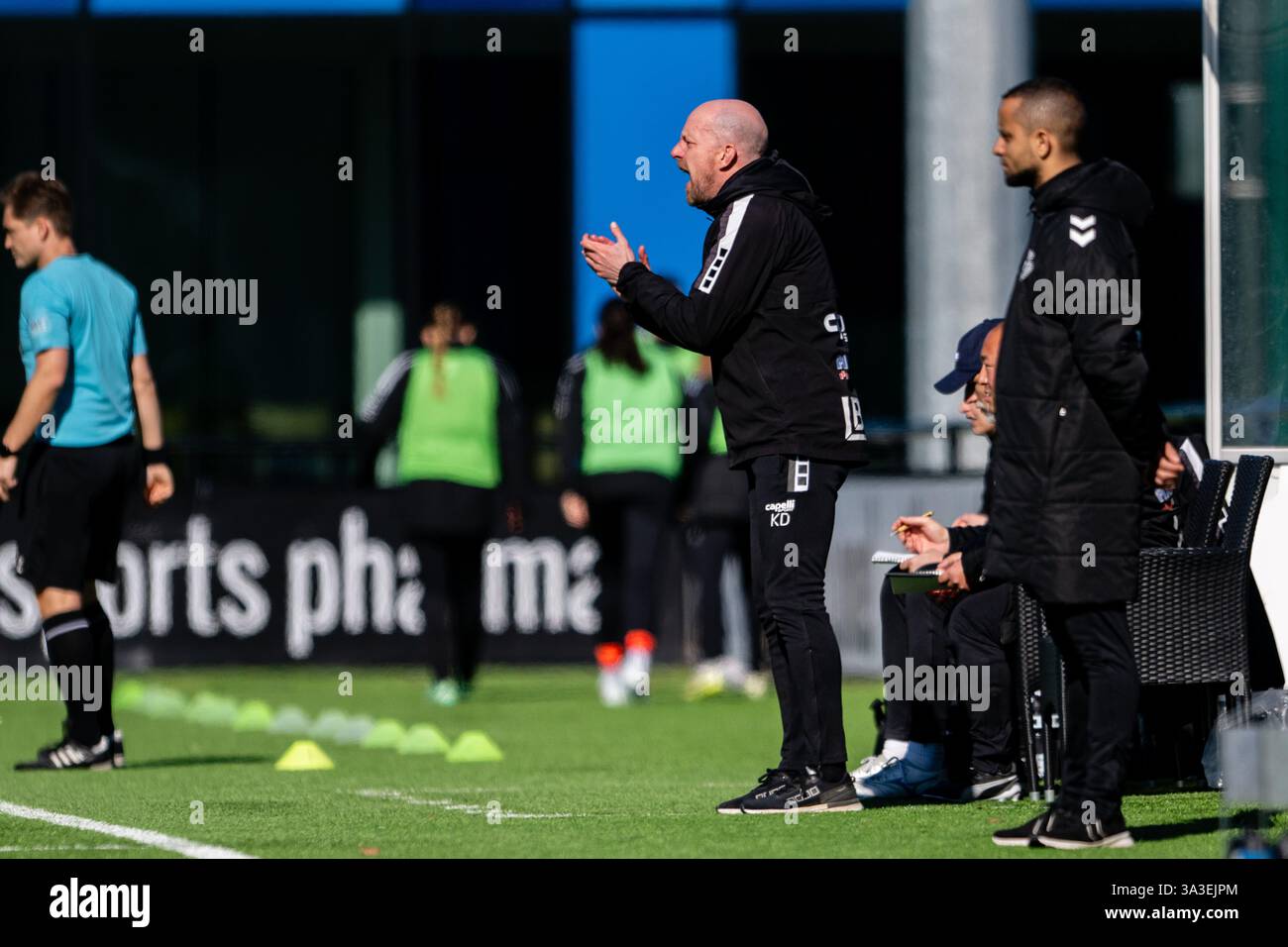 Broendby, Denmark. 15th Mar, 2025. Head coach Kim Daugaard of HB Koege ...