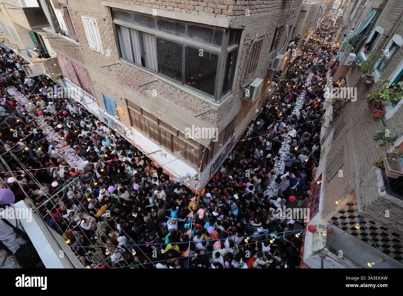 Ramadan in Egypt People in Matareya district gather to eat Iftar during ...
