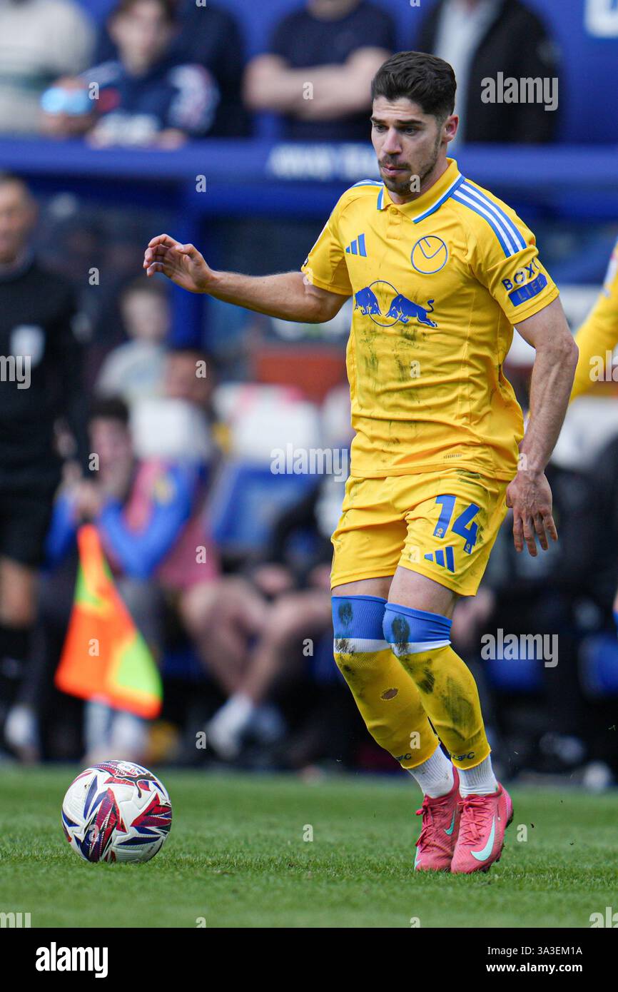 Manor Solomon of Leeds United during the Sky Bet Championship match ...