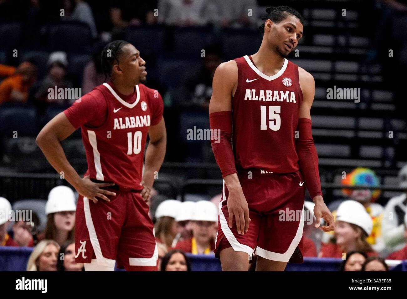 Alabama forward Jarin Stevenson (15) reacvts to a loss against Florida after an NCAA college ...
