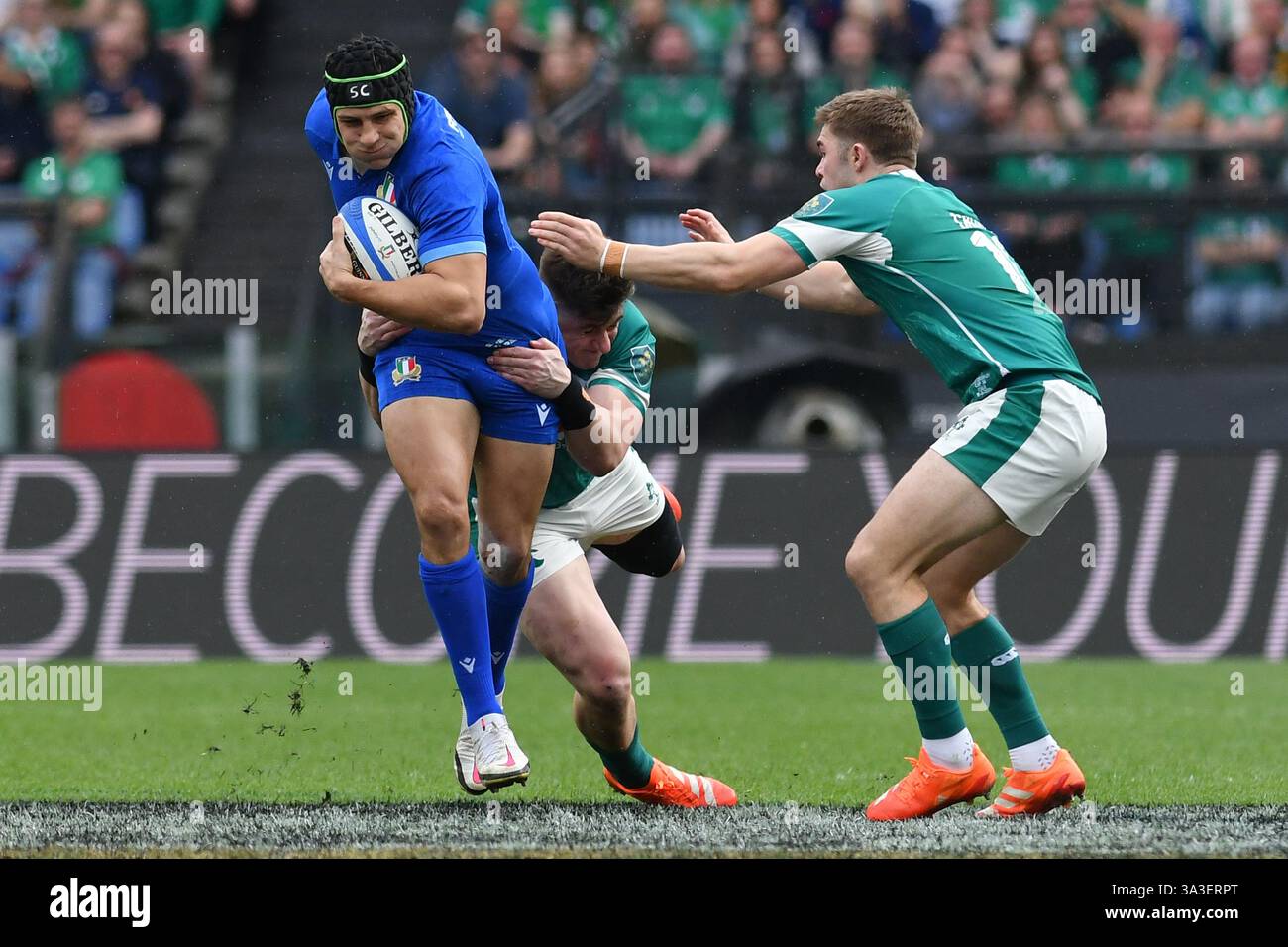 Juan Ignacio Brex of Italy,Jack Crowley of Ireland during 6 Nations ...