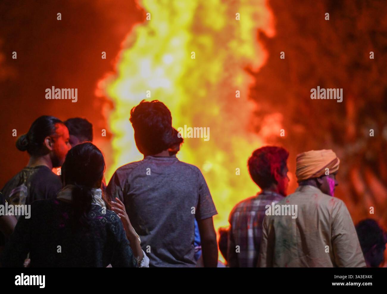 New Delhi, India. 15th Mar, 2025. NOIDA, INDIA - MARCH 14: Hindu ...