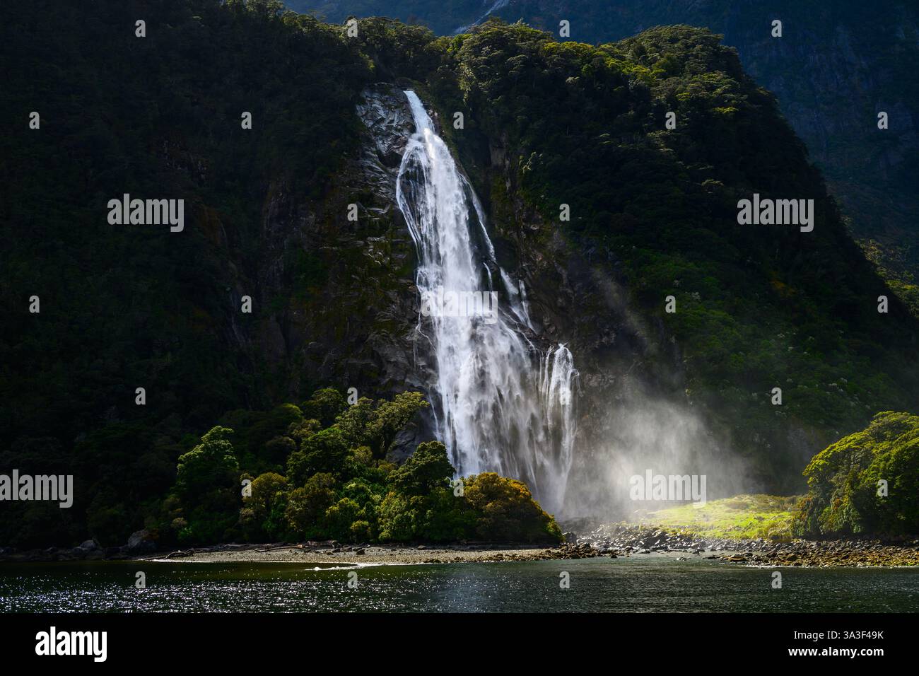 The magnificent views of Milford Sound and the tallest waterfall in the ...