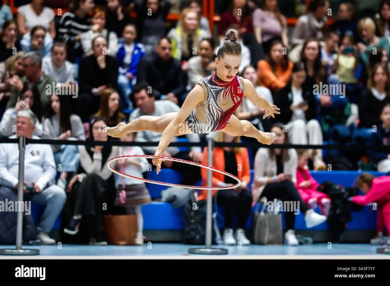 Yana Golovan (USA) beim Mehrkampf; Gymnastik International am 15.03.2025 in der 1-2-3 Sporthalle ...
