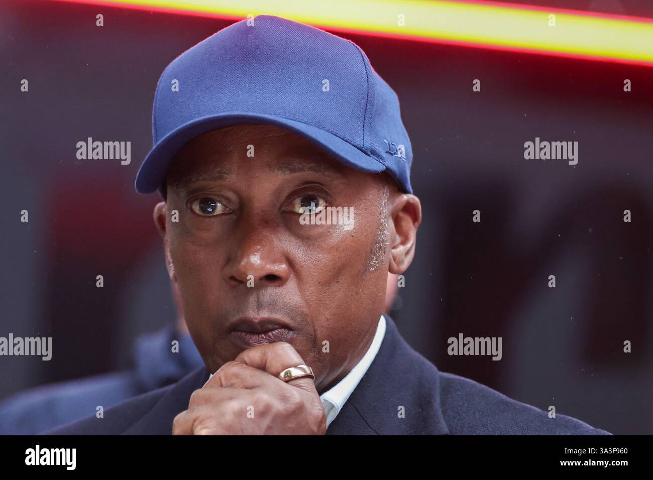 MELBOURNE, AUSTRALIA - MARCH 16: Anthony Hamilton, Father of Lewis ...