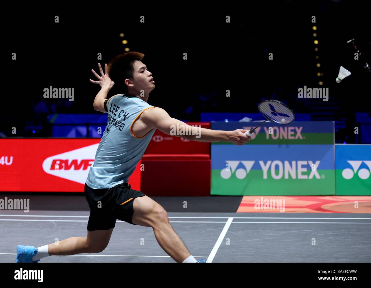 (250316) -- BIRMINGHAM, March 16, 2025 (Xinhua) -- Lee Chia Hao hits a return during the men's ...