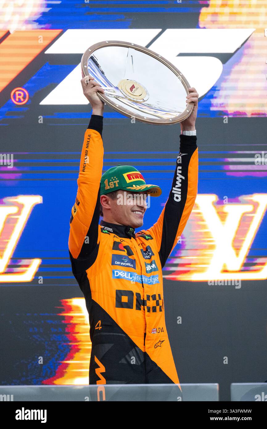 Melbourne, Australien. 16th Mar, 2025. Lando Norris (McLaren Formula 1 Team, #04) jubelt bei der ...
