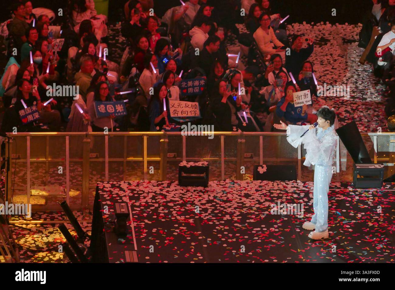 Zhou shens world tour concert toronto station hi-res stock photography ...