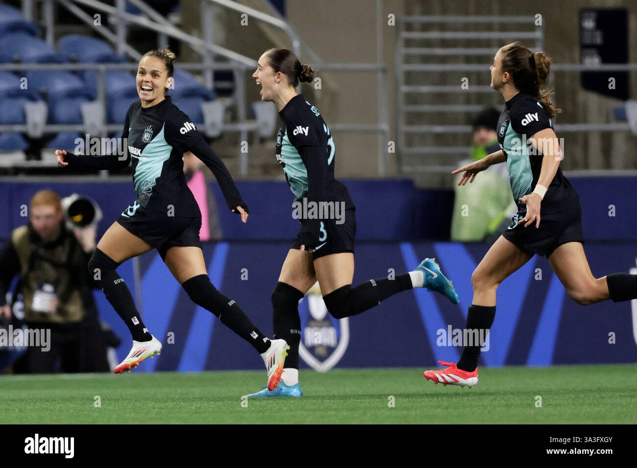 NJ/NY Gotham FC forward Gabi Portilhol, left, celebrates her goal with ...