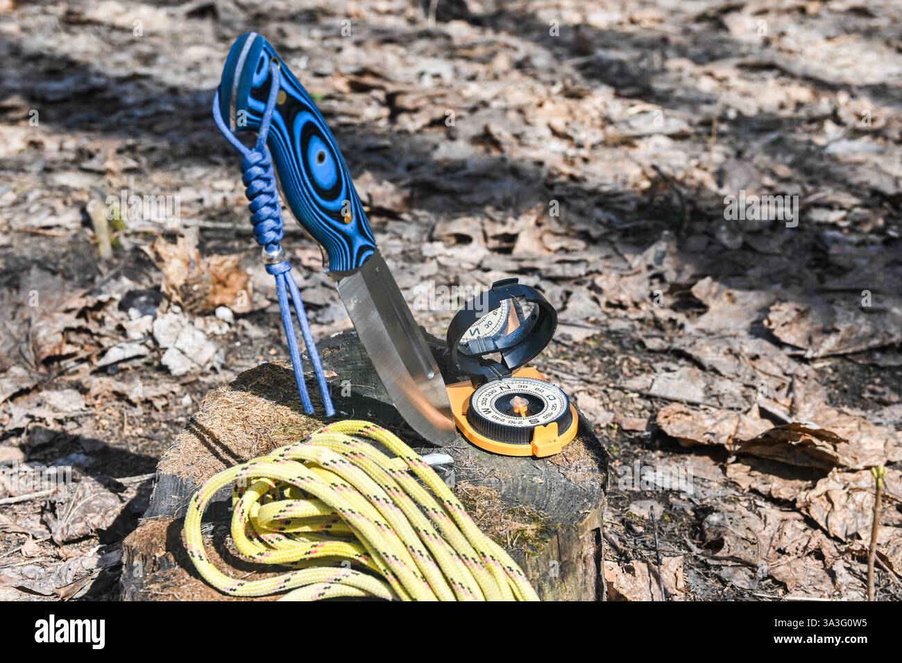Bushcraft gear. Items needed to survive in the wild Stock Photo - Alamy
