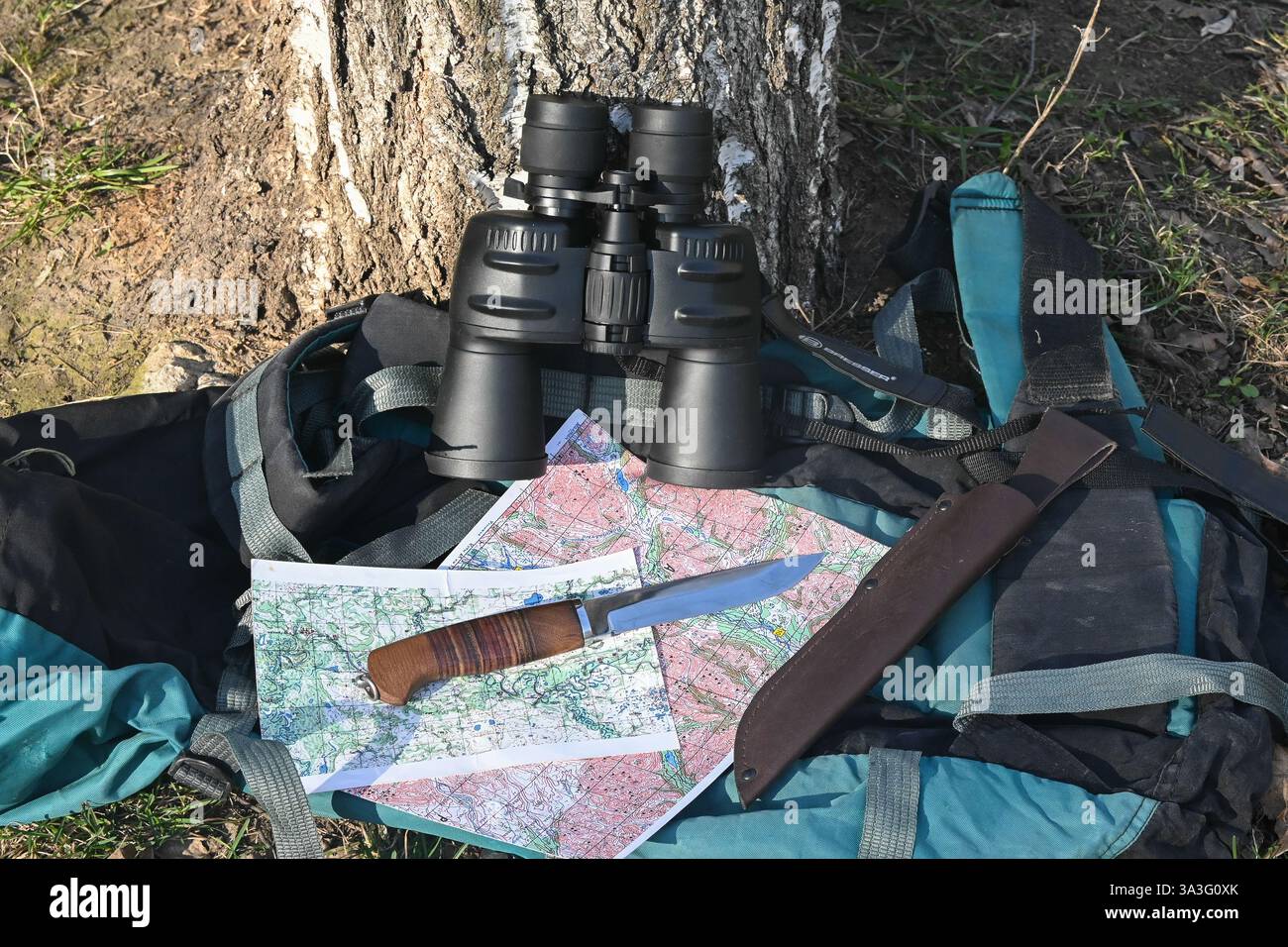 Bushcraft gear. Items needed to survive in the wild Stock Photo - Alamy