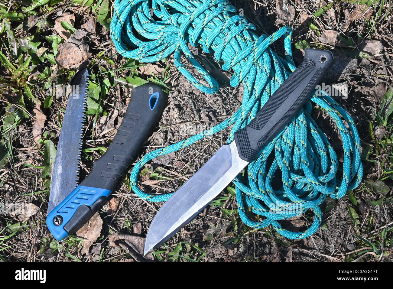 Bushcraft gear. Items needed to survive in the wild Stock Photo - Alamy