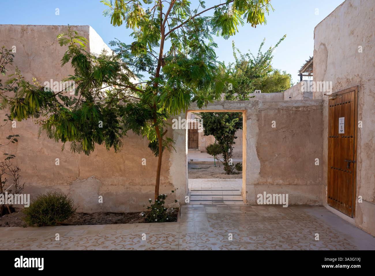 Old buildings architecture in the Wakrah souq. Traditional Market in ...