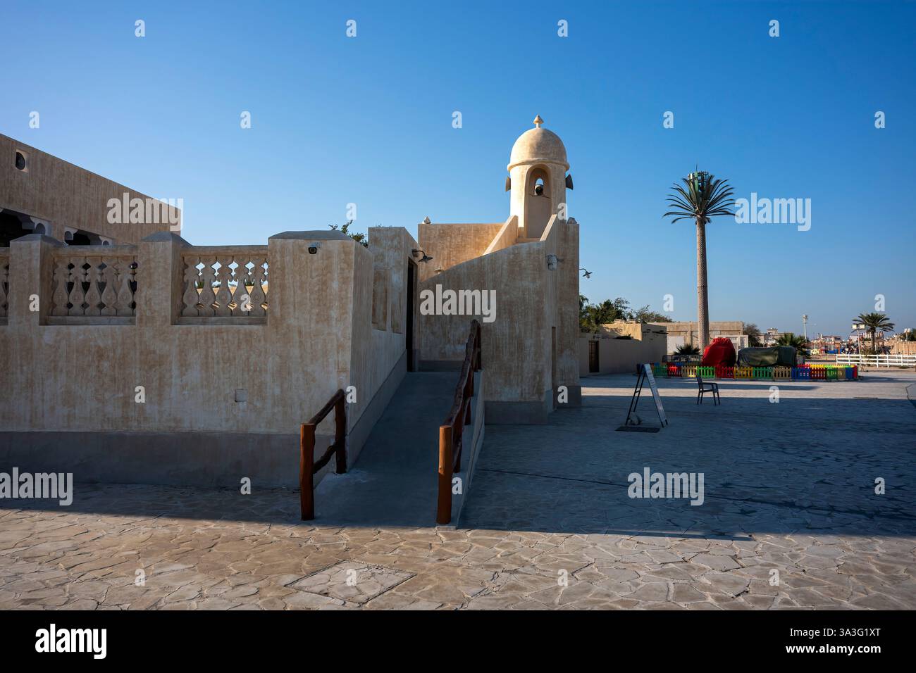 Old buildings architecture in the Wakrah souq. Traditional Market in ...
