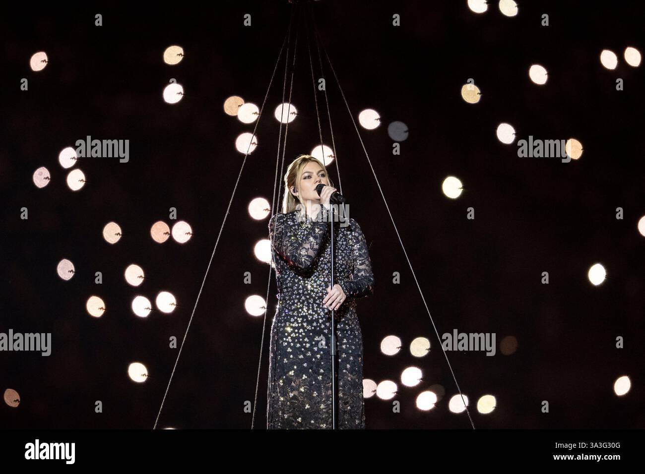 Saint Denis, France. 15th Mar, 2025. French singer Louane perfoms to ...