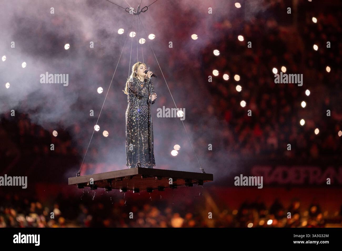Saint Denis, France. 15th Mar, 2025. French singer Louane perfoms to ...