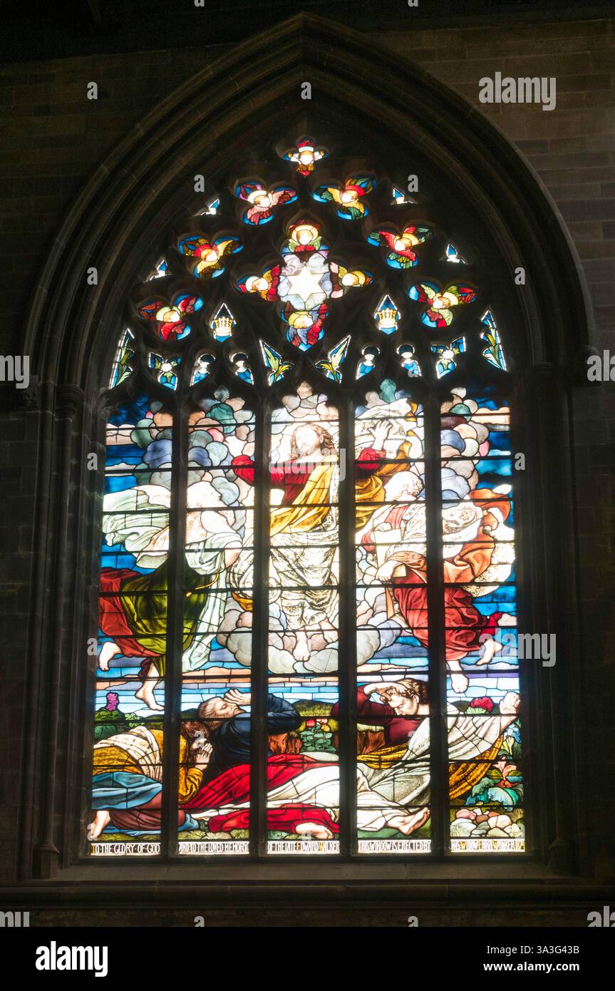 Stained glass window, a memorial to Edward Walker, in Chesterfield ...