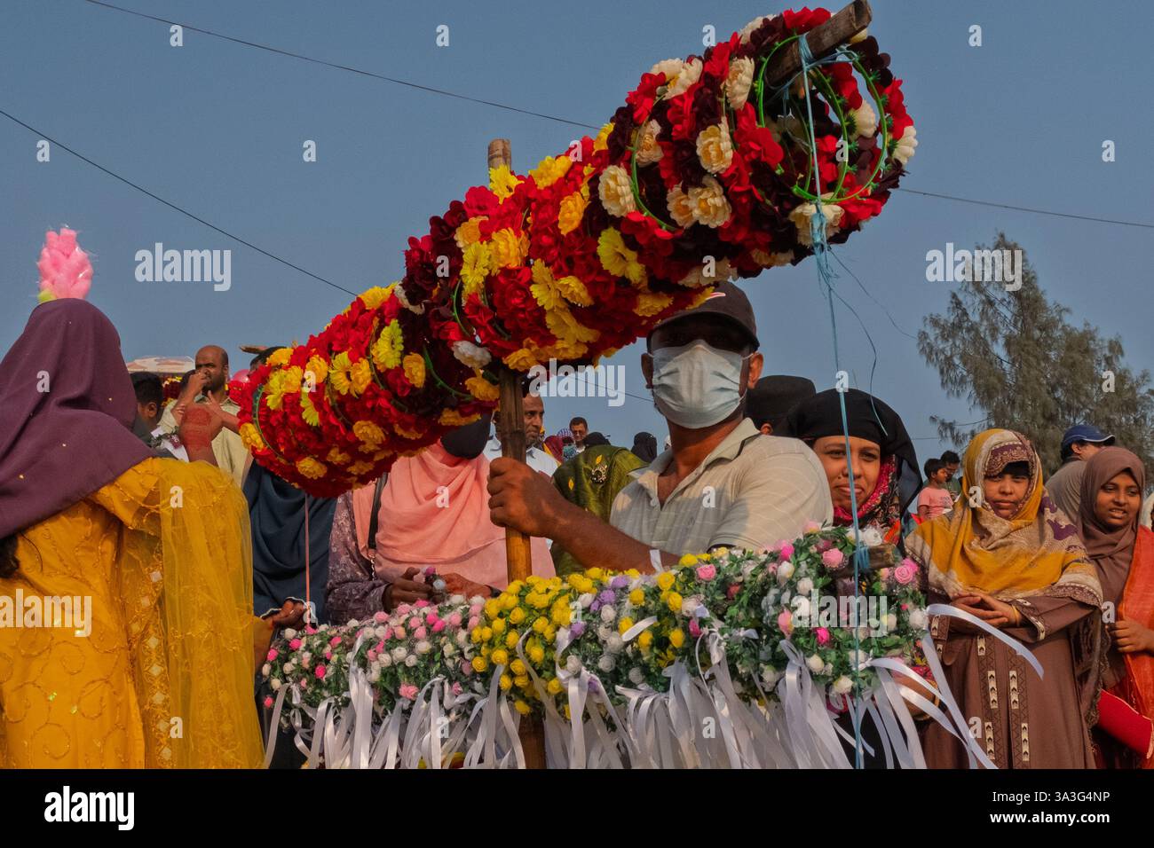 Street vendor, Seaside, Chattogram, Bangladesh Stock Photo - Alamy