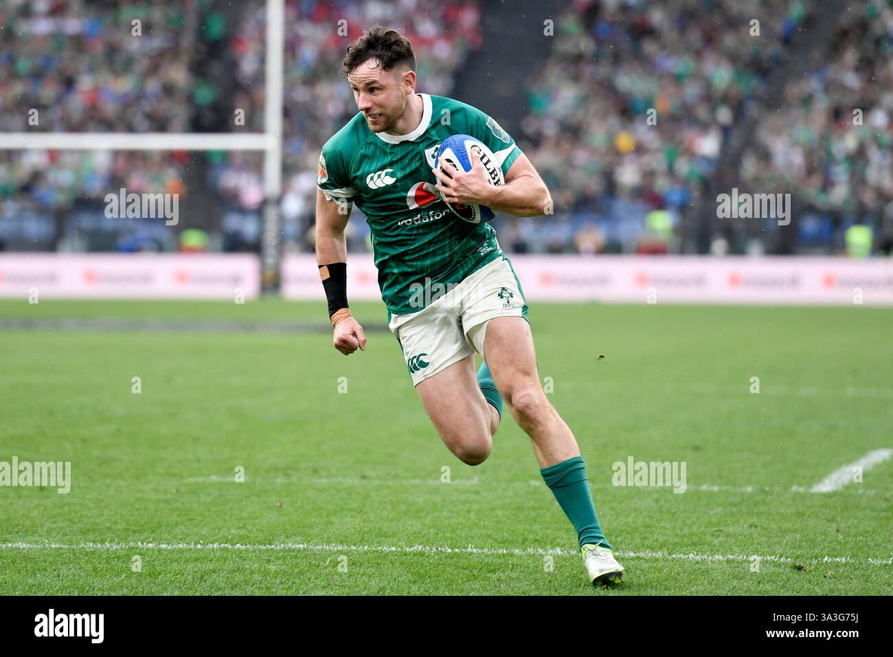 Hugo Keenan of Ireland during the Six Nations rugby match between Italy ...