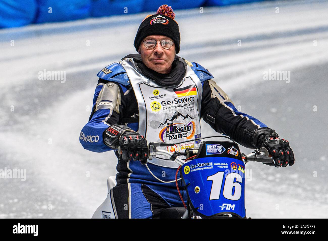 Wild Card Reinhard Greisel (16) of Germany during the Ice Speedway ...