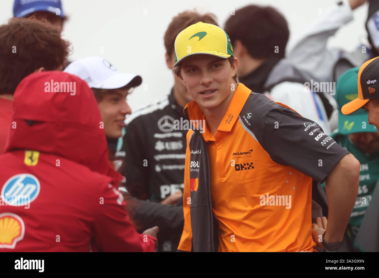 Oscar piastri 2025 australia flag hi-res stock photography and images ...