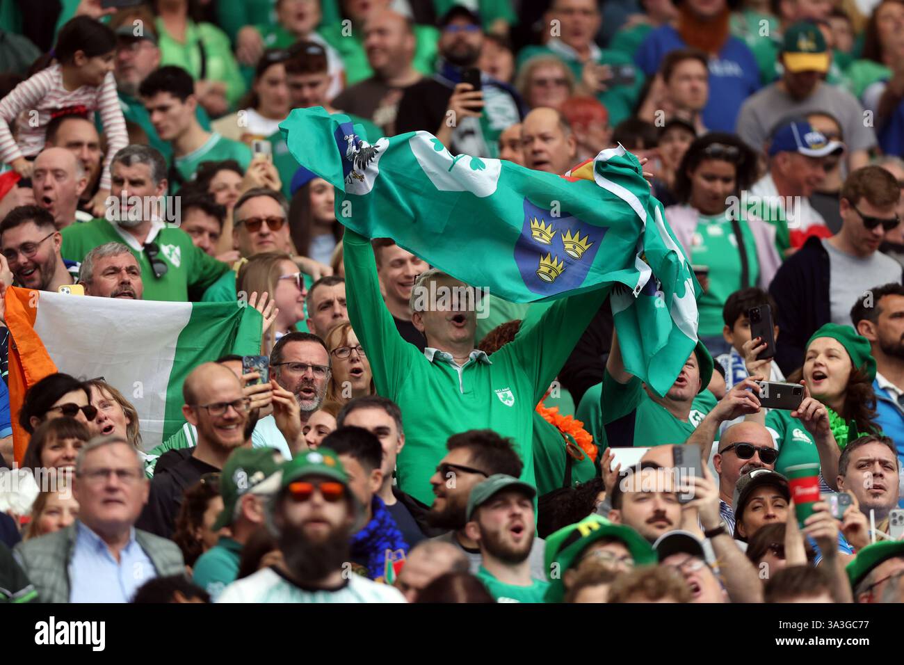 Rome, Italy - 15.03.2025: irish supporters seen in action during the ...