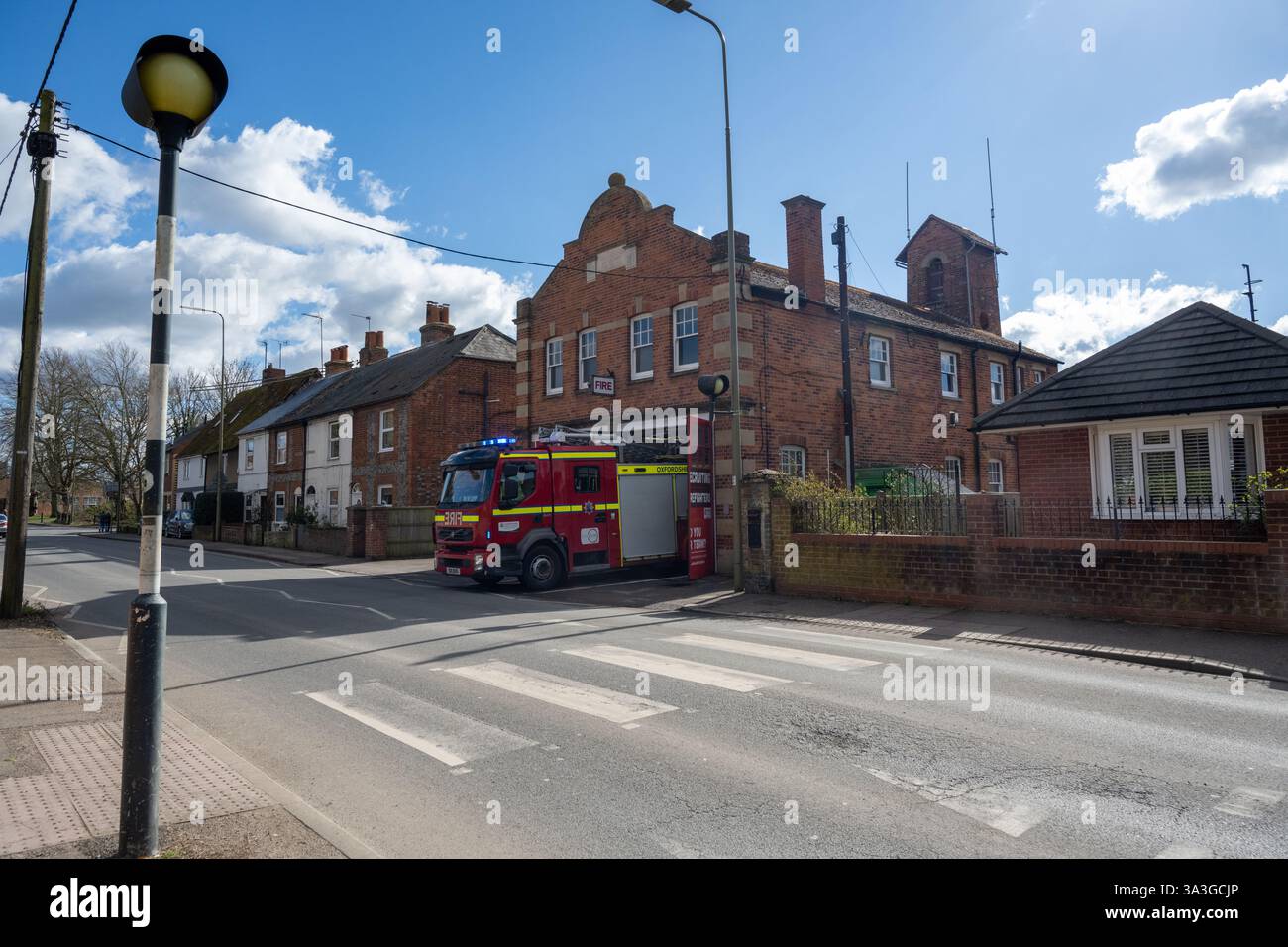 Wallingford Fire Engine leaving the Fire Station Stock Photo - Alamy