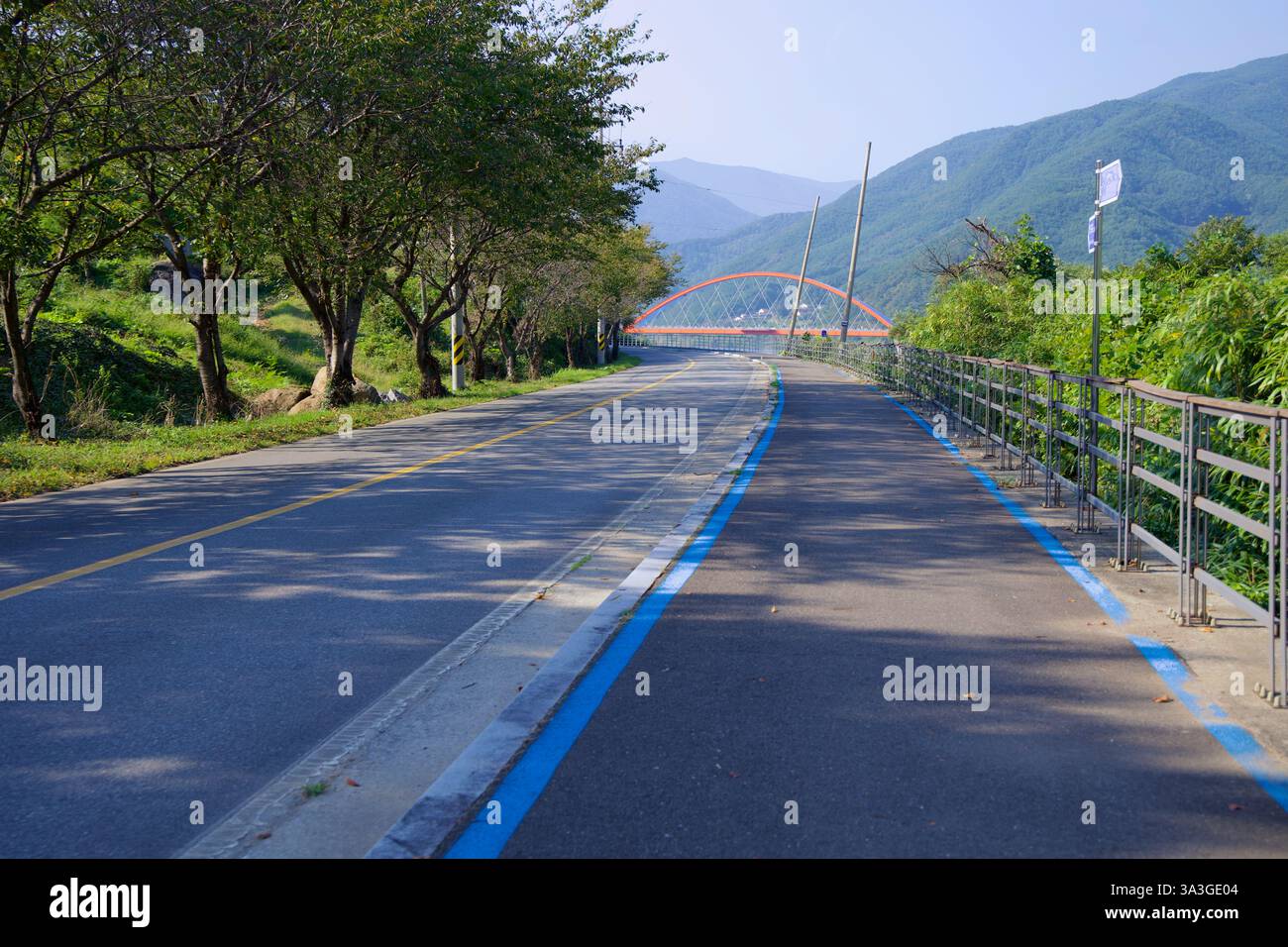 Stretch scenic highway winds hi-res stock photography and images - Alamy